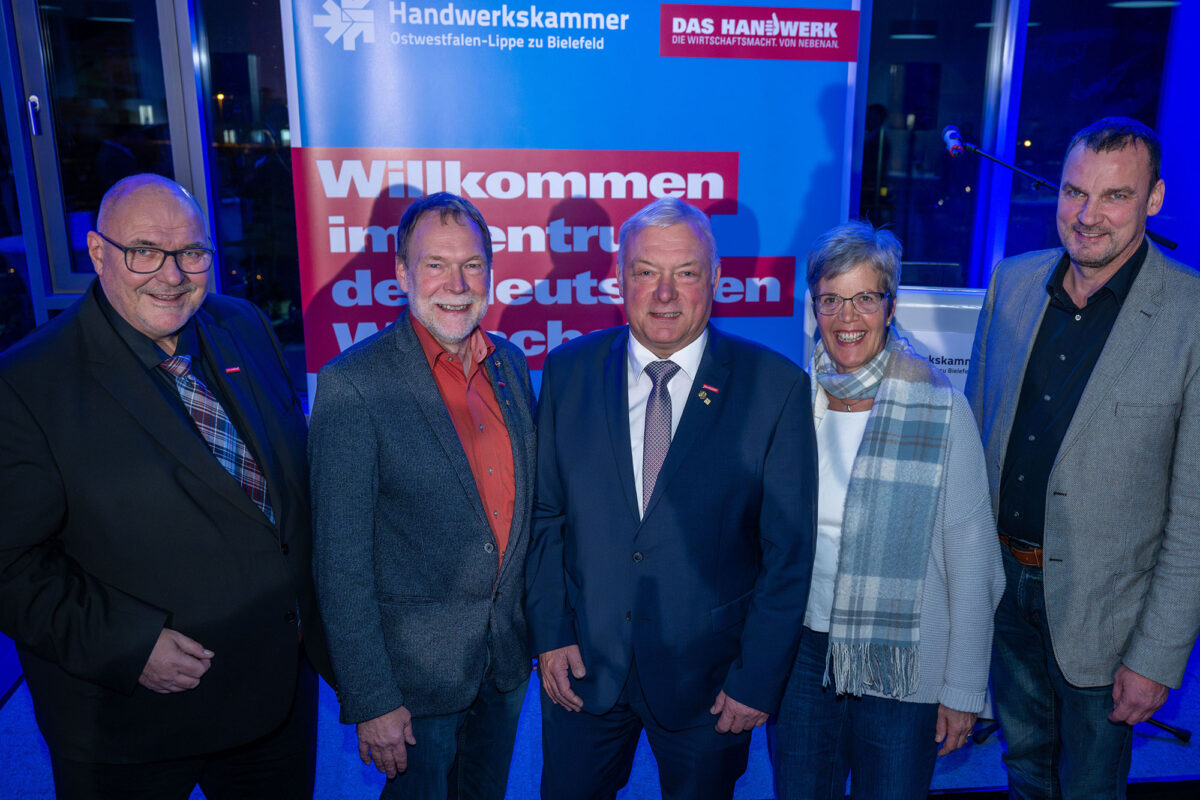 Goldene Ehrennadel für Martin Knorrenschild - Kreishandwerkerschaft ...